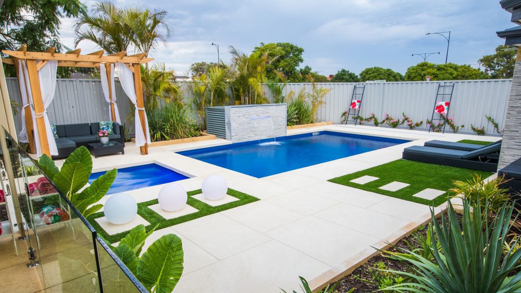 Aquila / 7m x 4m - Buccaneer Pools Perth